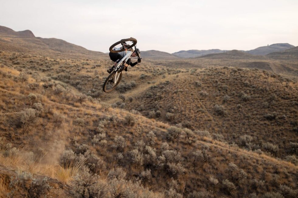 Who Is COMMENCAL's New TEMPO Short Travel Trail Bike For